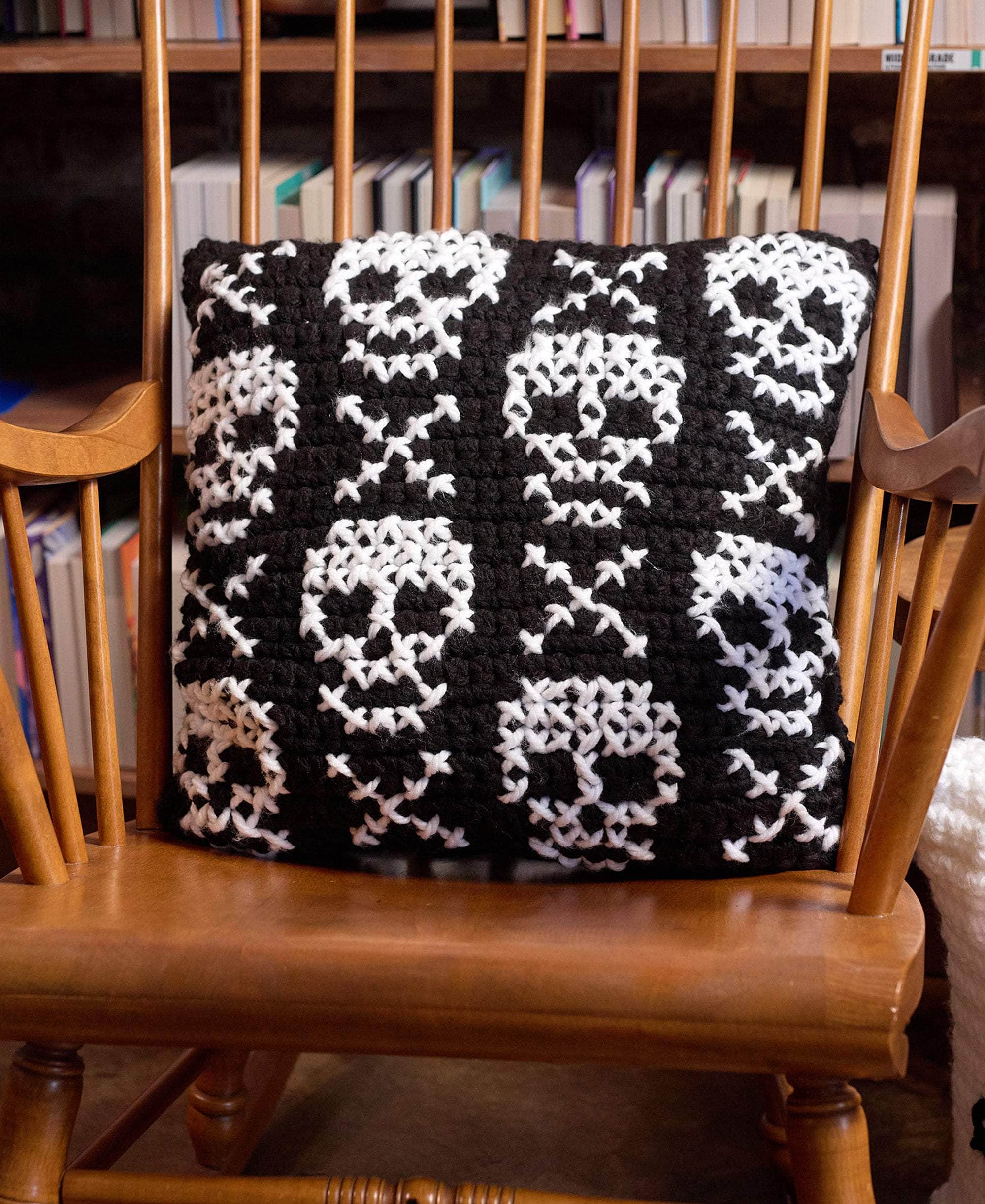 To Be or Not to Be Pillow Set – Premier Yarns