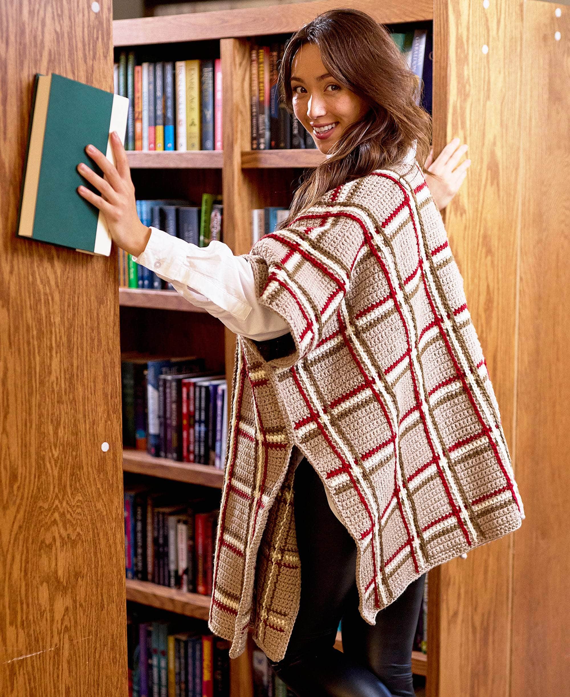 Plaid Narrative Ruana – Premier Yarns