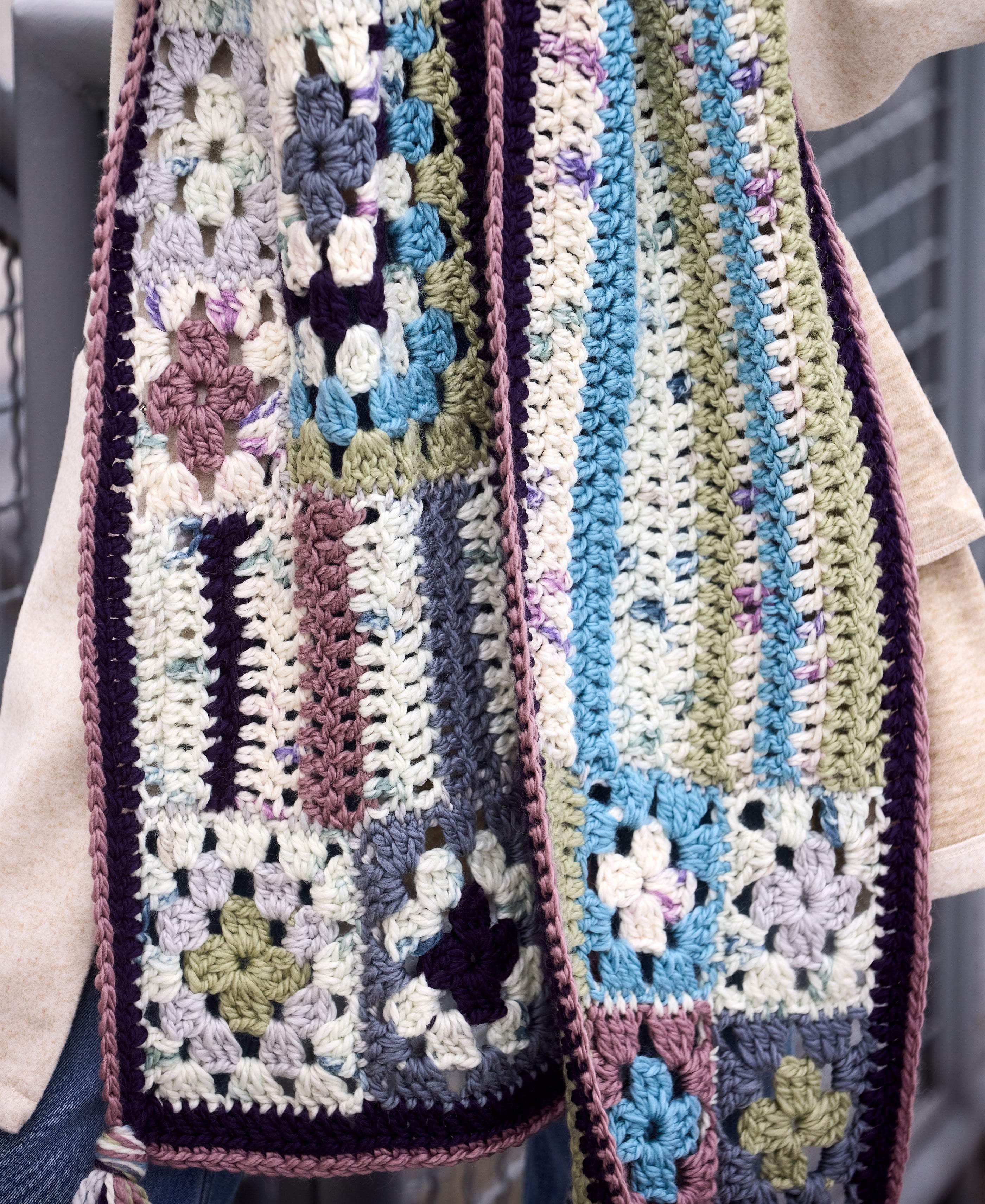 Polychrome Grid Scarf – Premier Yarns