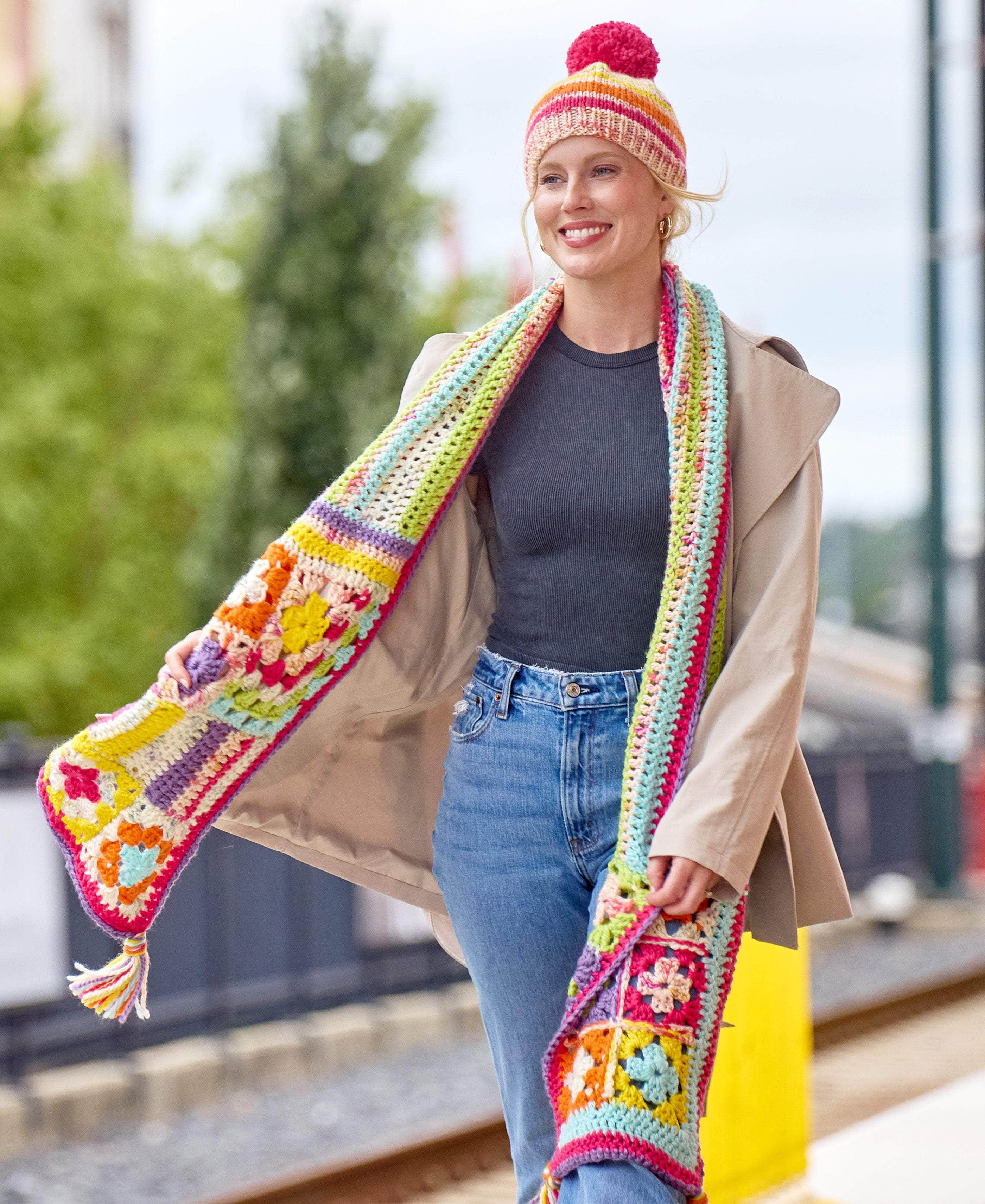 Polychrome Grid Scarf – Premier Yarns