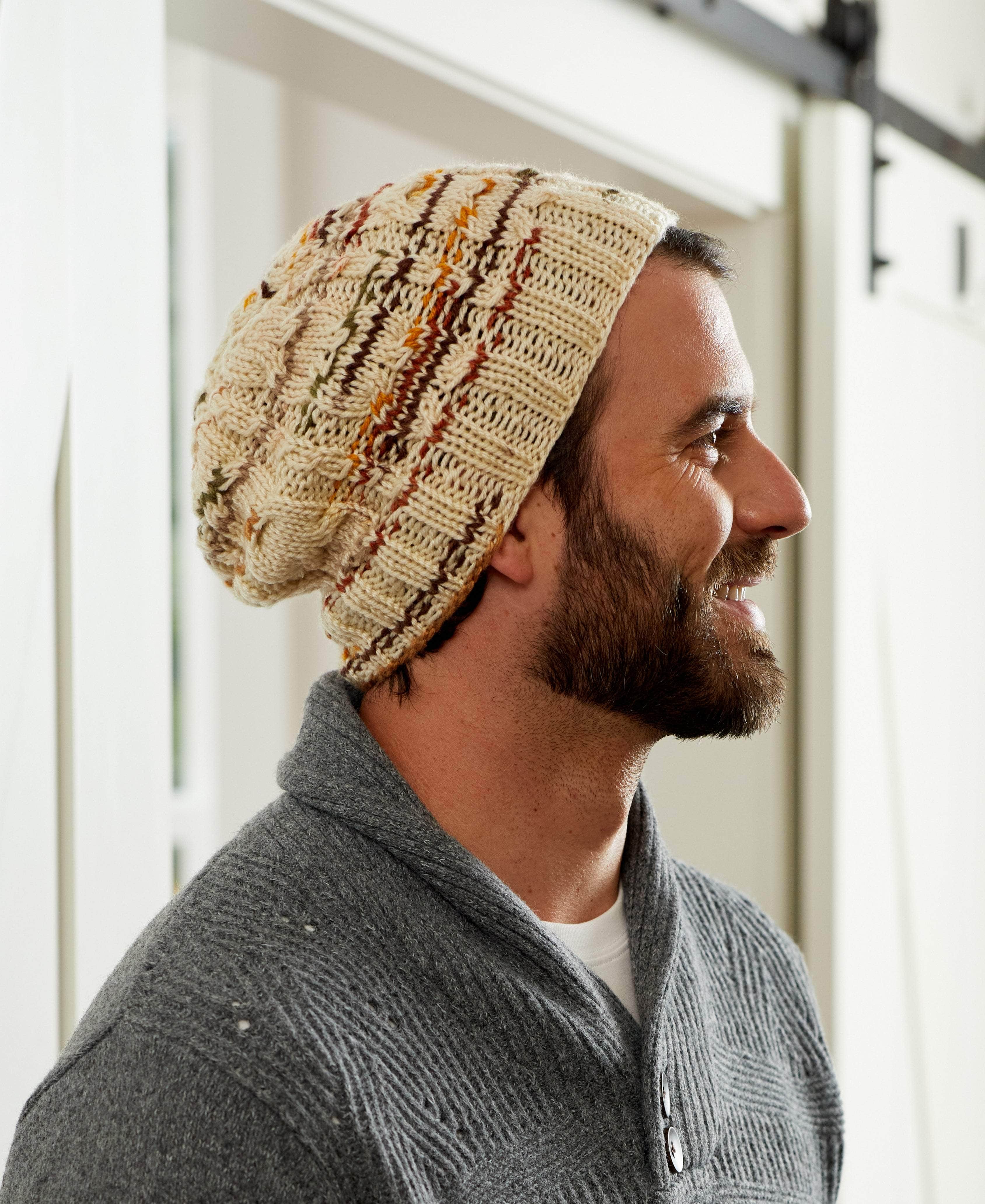 Chains of Gold Hat – Premier Yarns