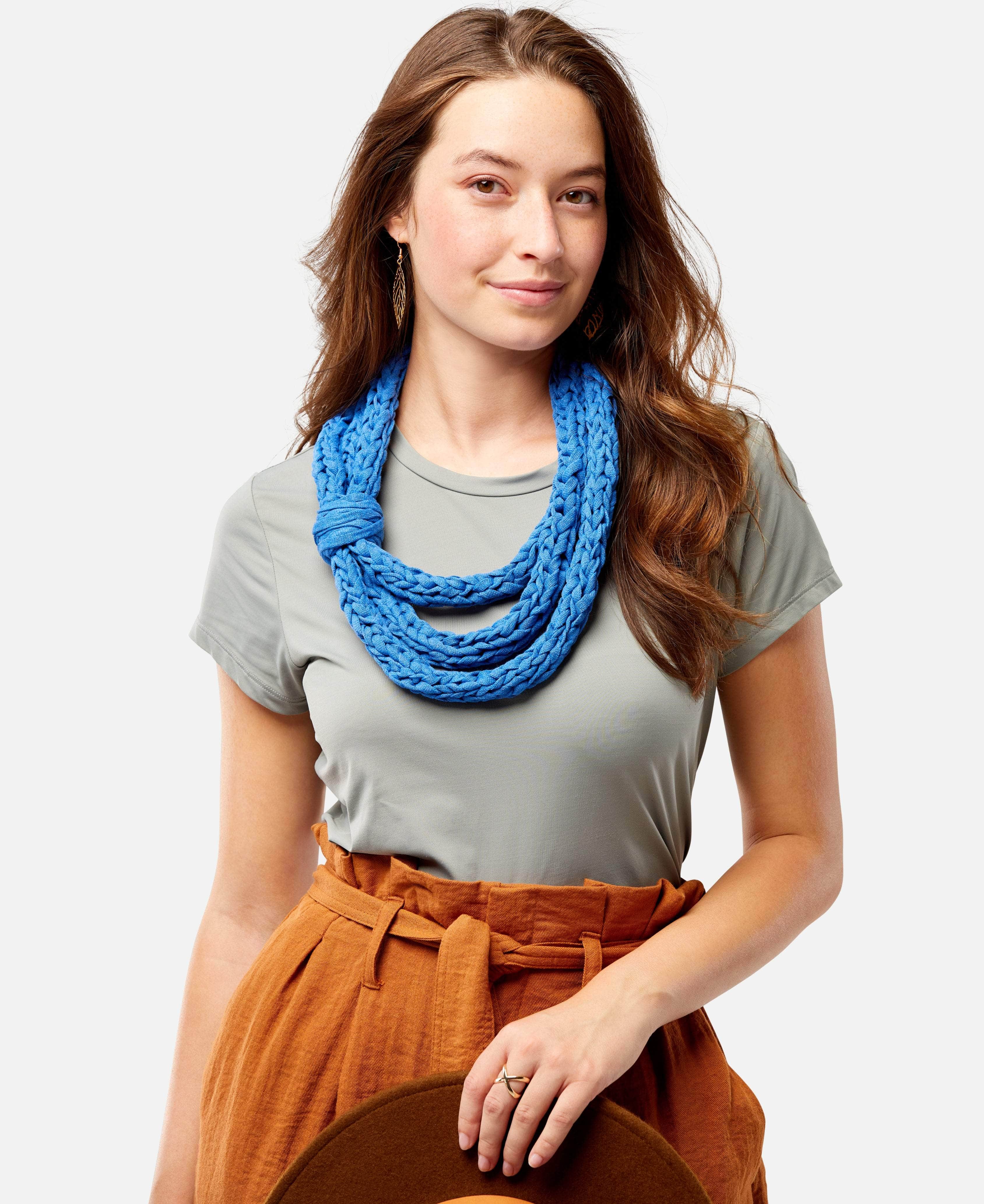 Finger Knit Cowl – Premier Yarns