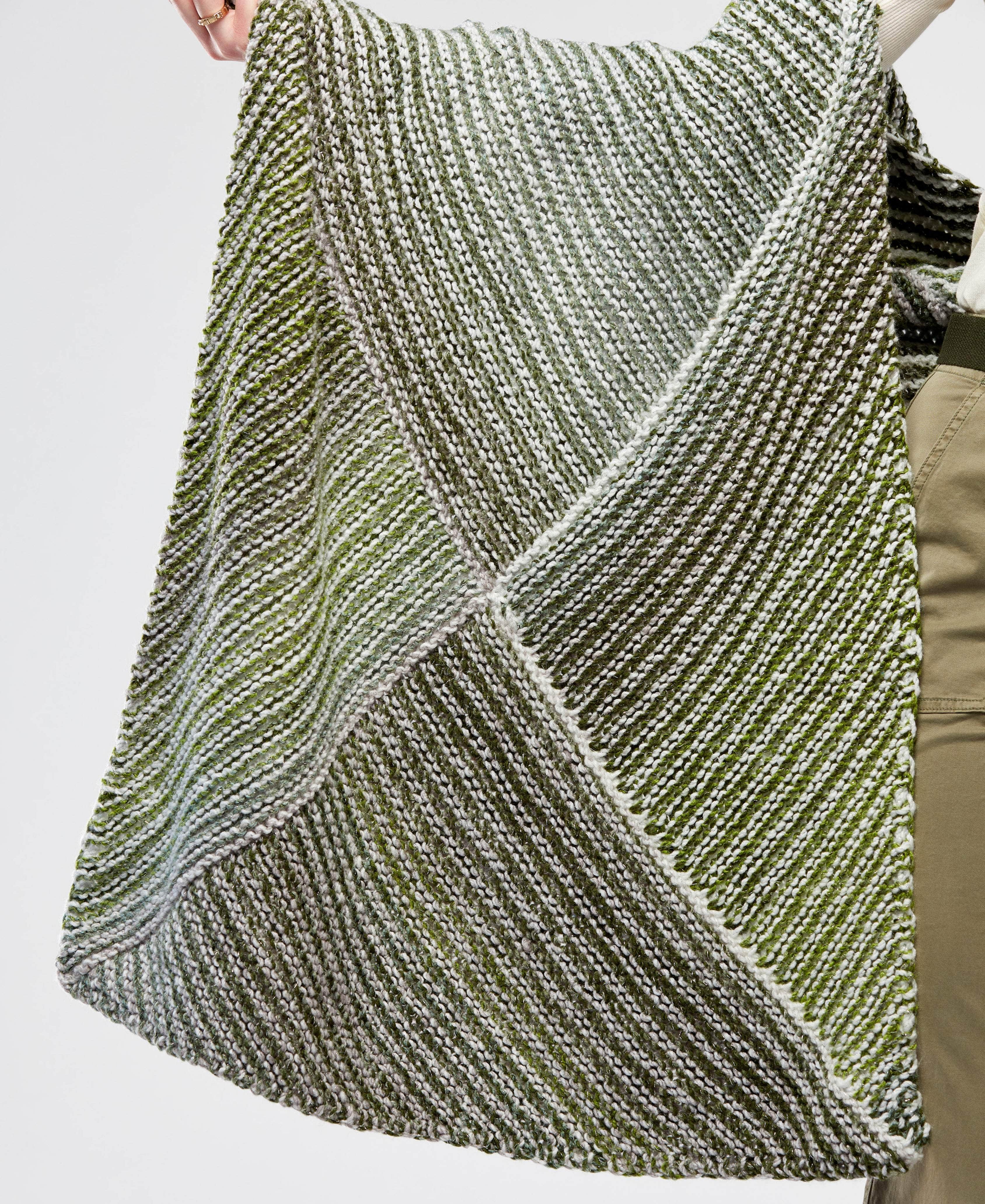 Modular Motif Wrap – Premier Yarns