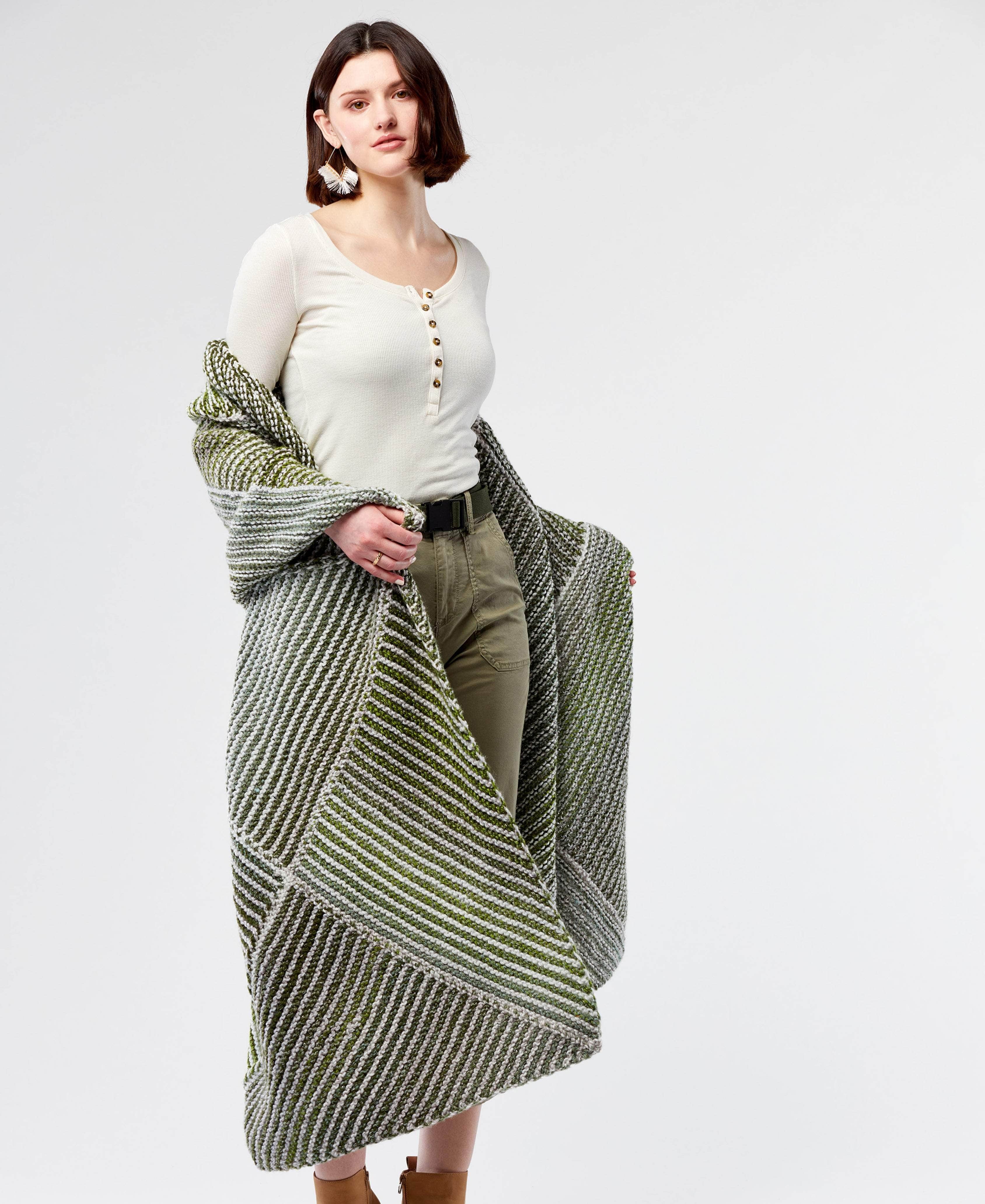 Modular Motif Wrap – Premier Yarns