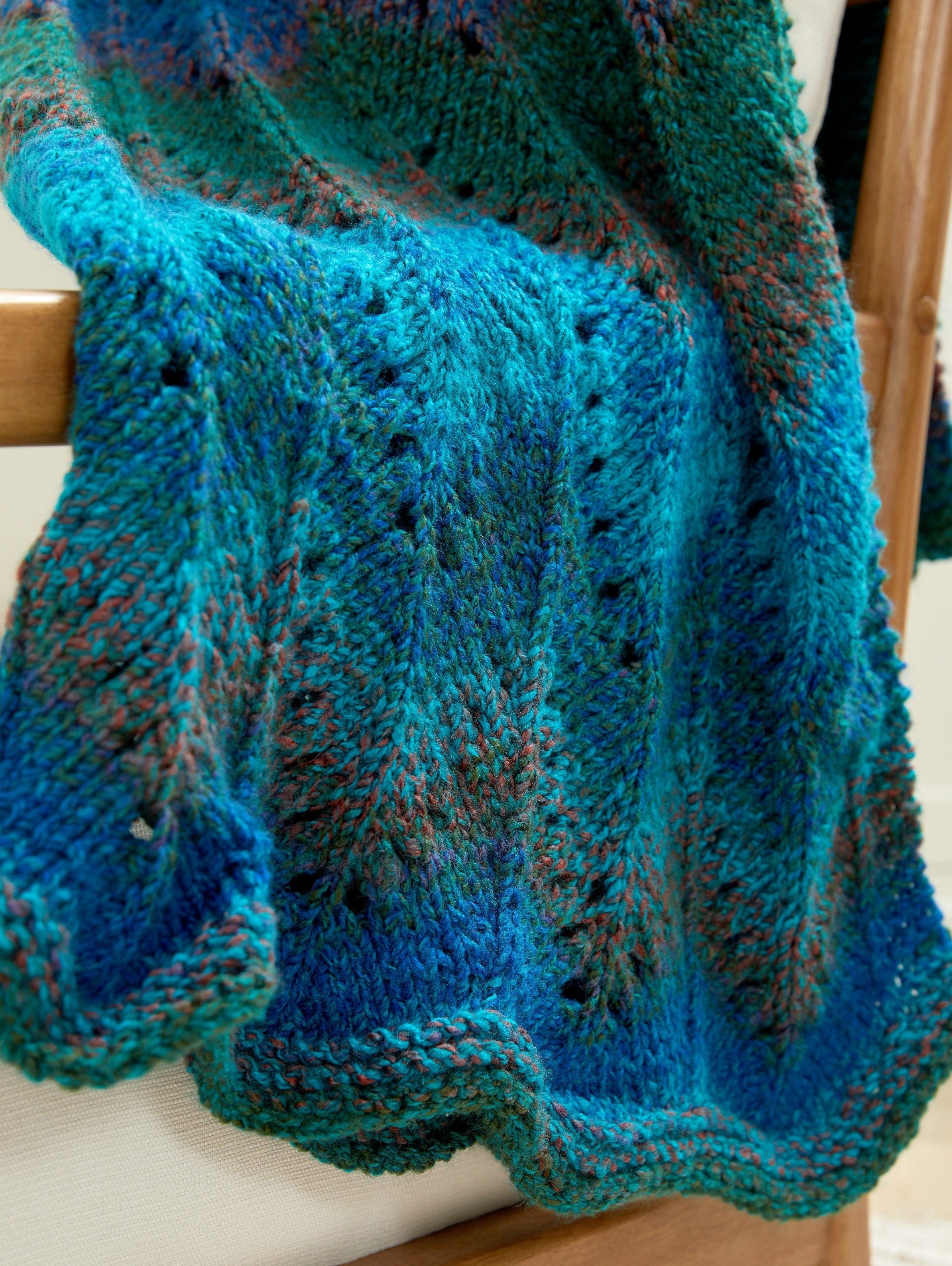 Lace Chevron Columns Throw – Premier Yarns